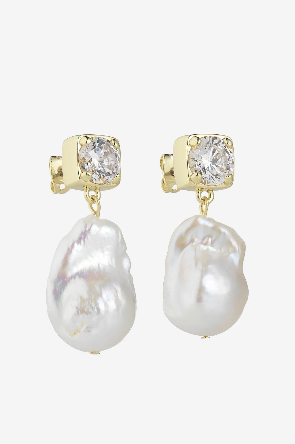 Sallie Gold Pearl Earring
